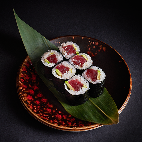 Maki de atún y aguacate - Sushi a Domicilio Barcelona · JARA